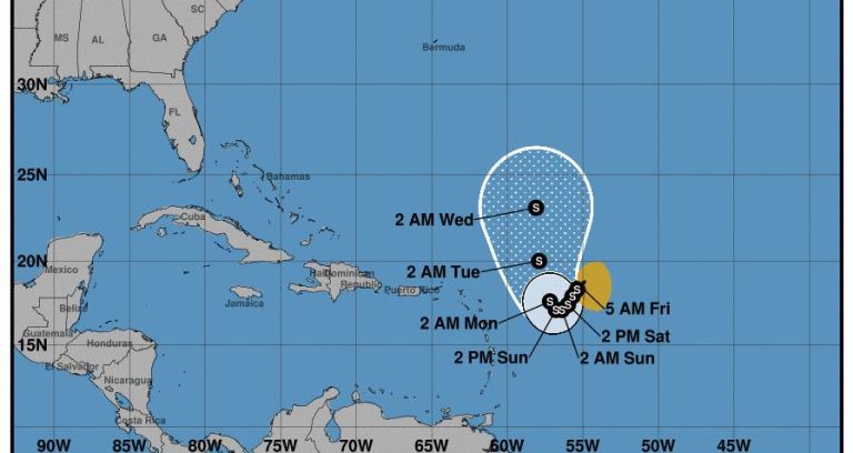 La tormenta tropical Philippe avanza muy lento hacia el suroeste y Rina ...
