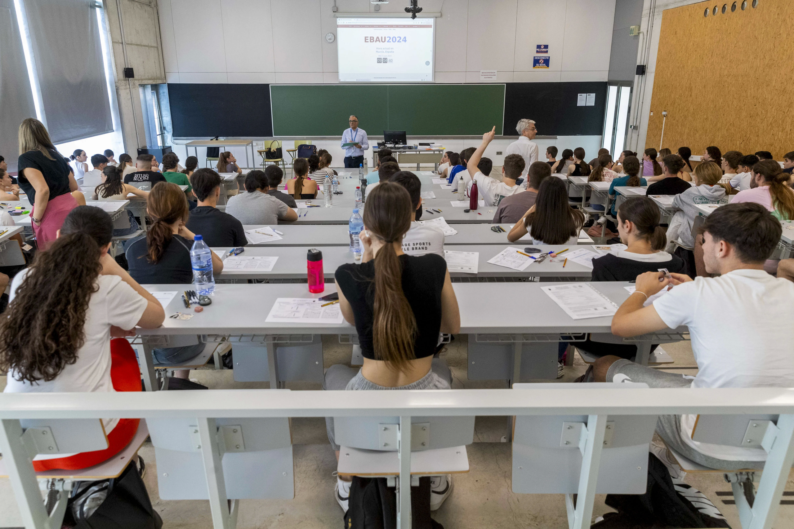 La nueva EvAU 2025: así son los cambios más importantes – EFE ...